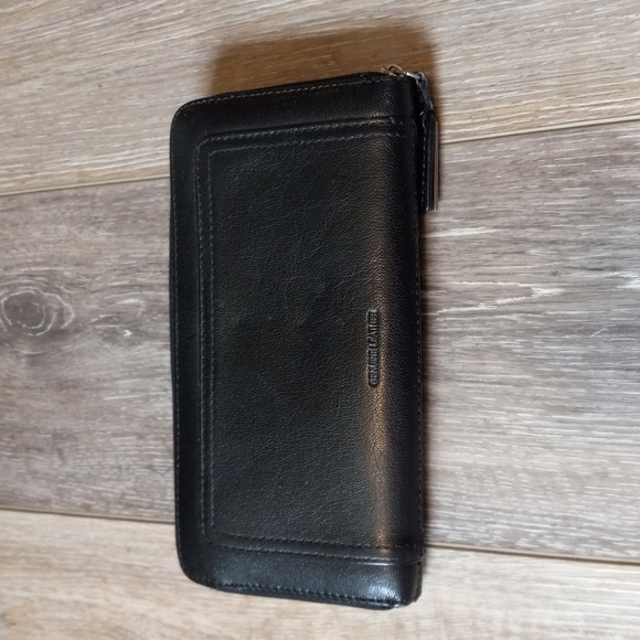 Kenneth Cole New York | Bags | Kenneth Cole Black Zip Wallet | Poshmark